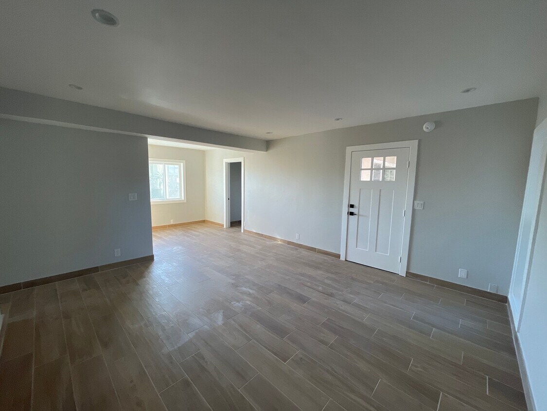 13425 Vanowen St Unit 10, Los Angeles, CA 91405 | Apartments.com