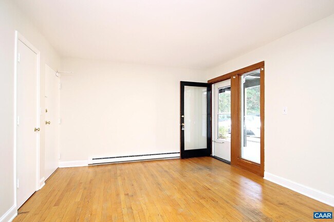 2114 Ivy Rd Unit 5, Charlottesville, VA 22903 - Room for Rent in ...