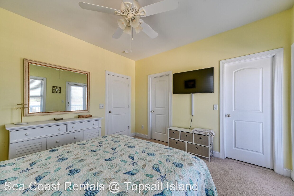 3779 Island Dr, North Topsail Beach, NC 28460 - House Rental in North ...