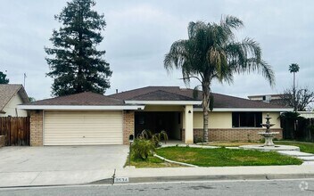 Apartments for Rent with Garages in Wasco, CA