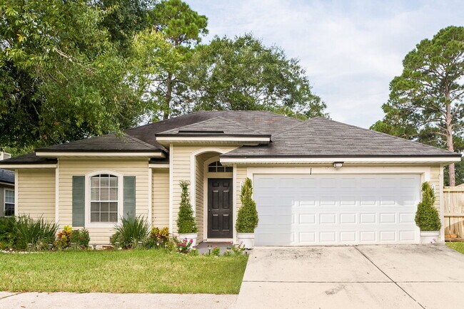Greyfield Apartments for Rent with Hardwood Floors - Jacksonville, FL ...