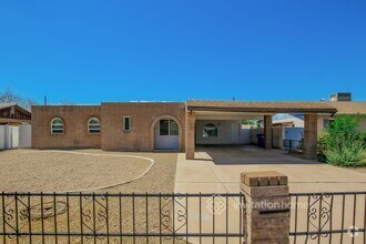 Westward Ho Manor Apartments for Rent with a Swimming Pool - Phoenix ...