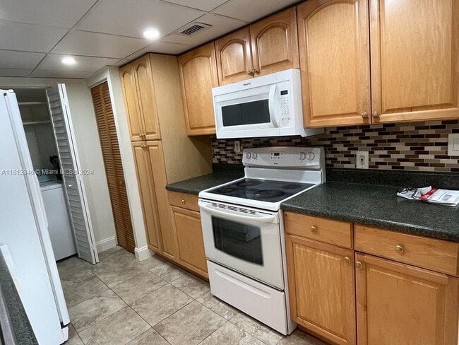 6792 SW 40th St, Davie, FL 33314 - Townhome Rentals in Davie FL ...