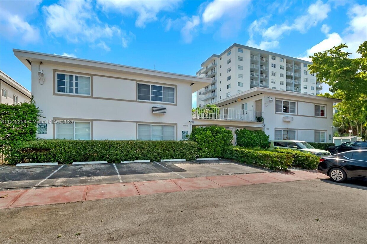 6913 Rue Vendome Unit 10, Miami Beach, FL 33141 - Room for Rent in ...
