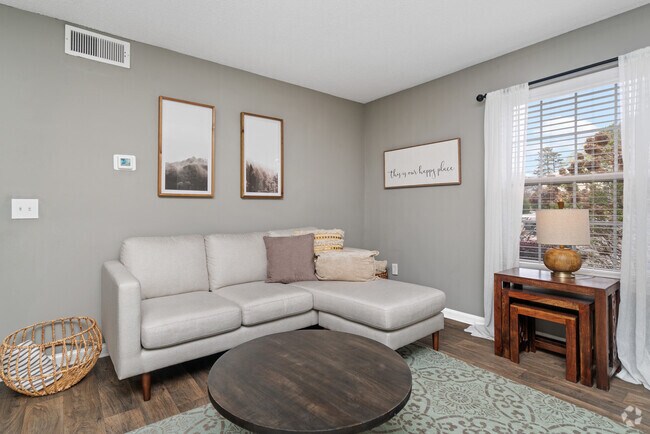 Virginia Manor Apartments for Rent with a Walk-In Closet - Charlotte ...