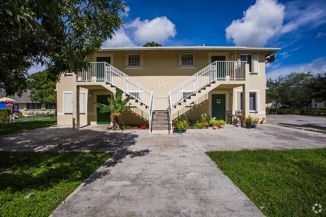 Hidden Grove Apartments - Alquileres en Homestead, FL | Apartamentos.com