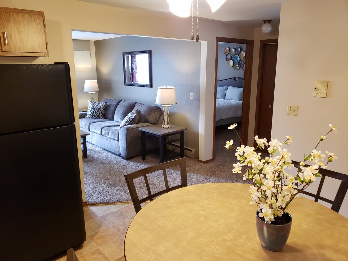 Linden Pointe - Leased Residences - 842-848 Linden Dr Green Bay, WI ...