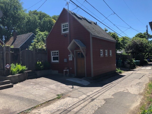 1903 SE Elliott Ave, Portland, OR 97214 - House Rental in Portland, OR ...