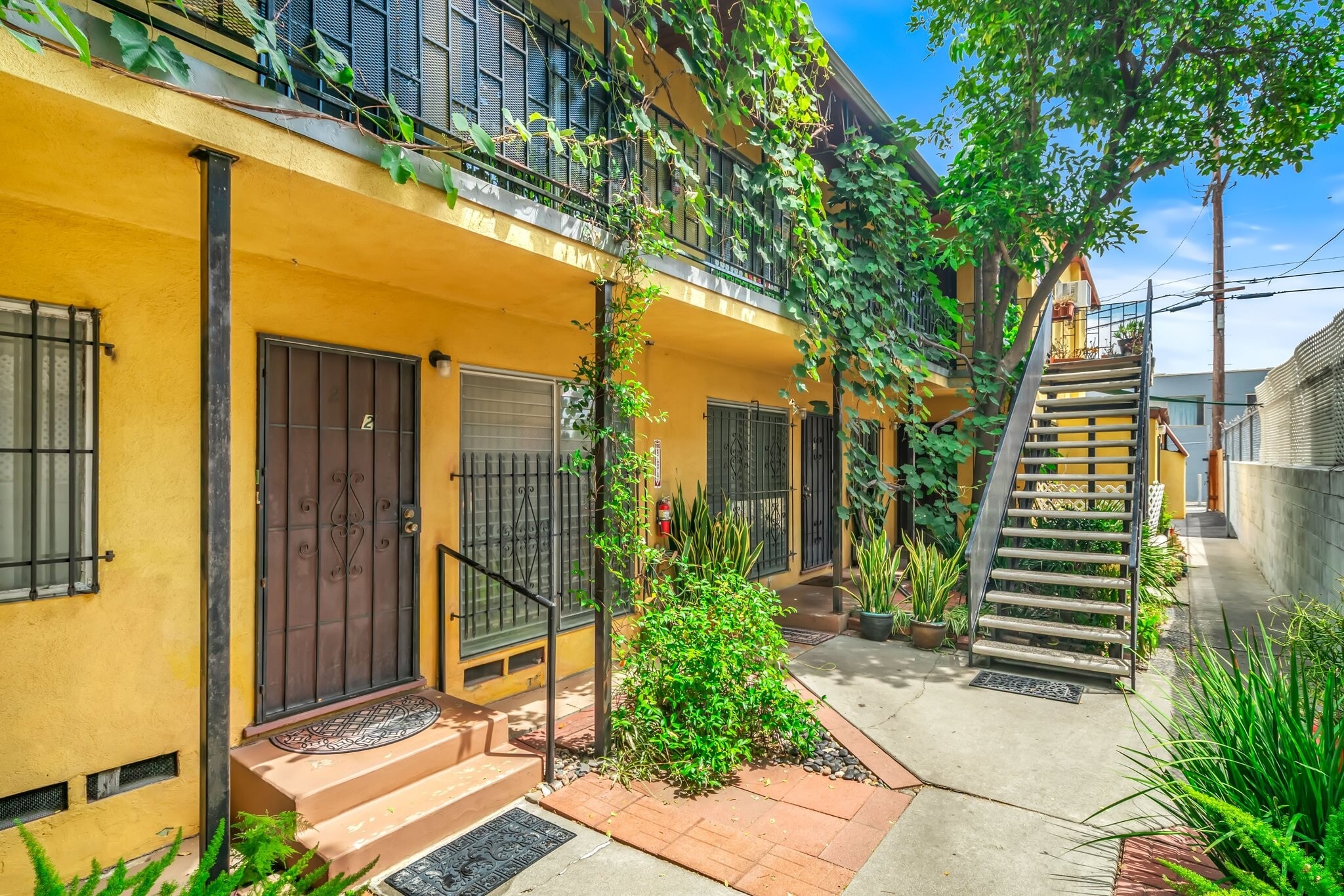 826 S Grand View St Unit 1, Los Angeles, CA 90057 | Apartments.com