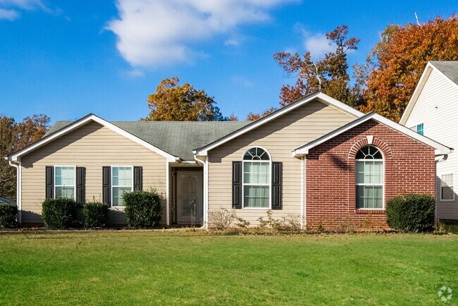 The Reserve at Anneewakee Trails Apartments for Rent with a Swimming ...