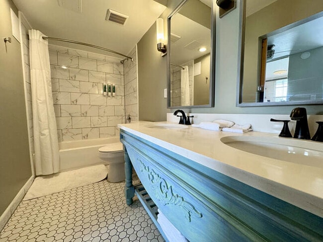 Swan Luxury Studio Apartments - Apartments in Tallahassee, FL ...