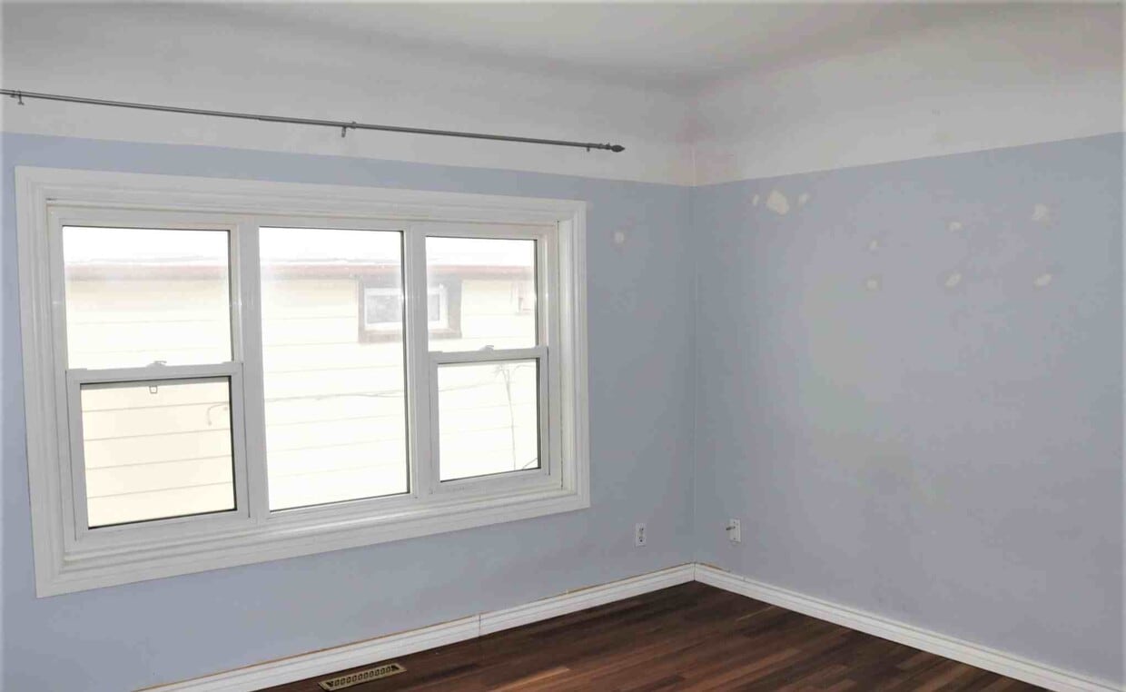 281 Horace St, Winnipeg, MB R2H 0W7 - Townhouse for Rent in Winnipeg ...