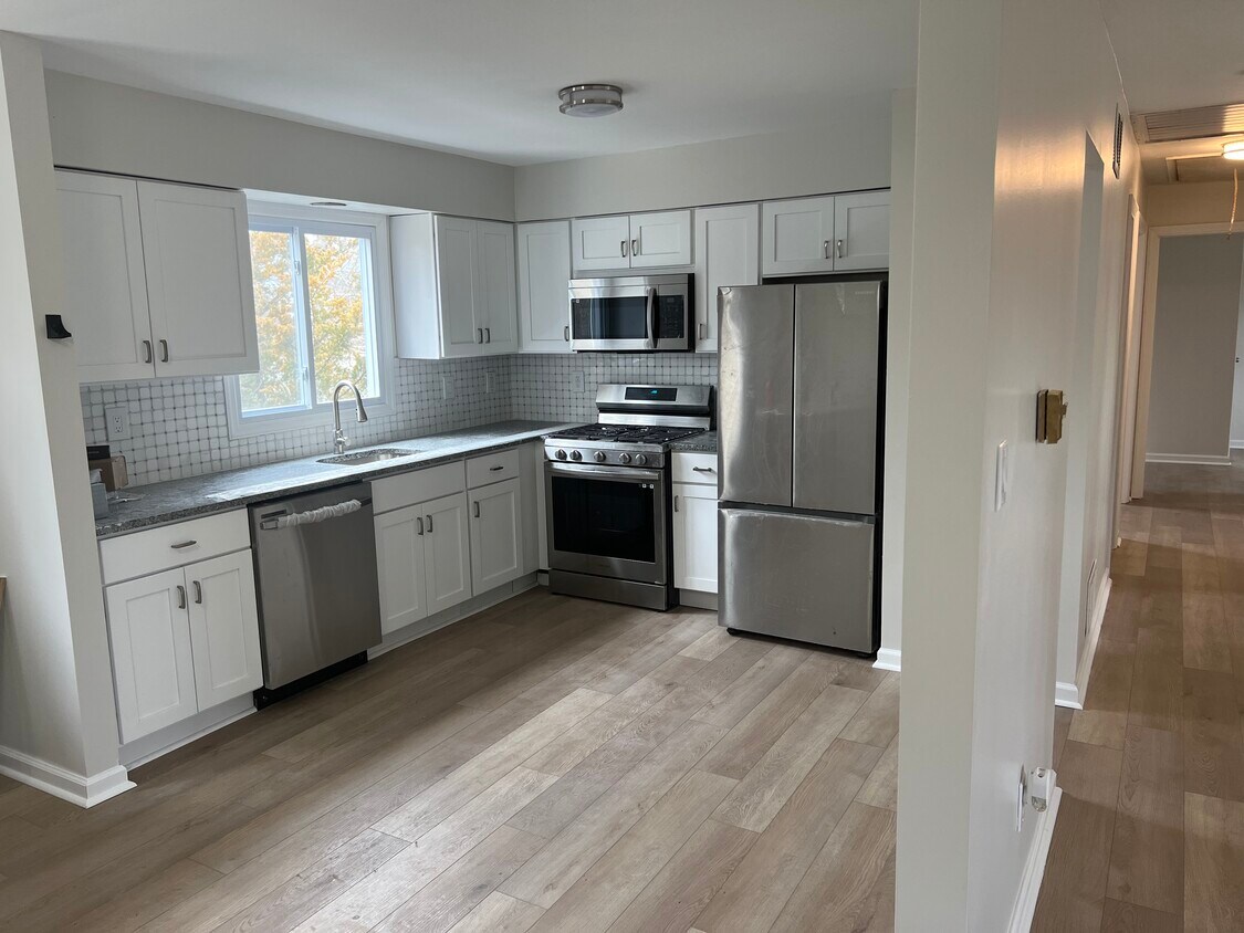 56 Park Ave, Berkeley Township, NJ 08721 - House Rental in Berkeley ...