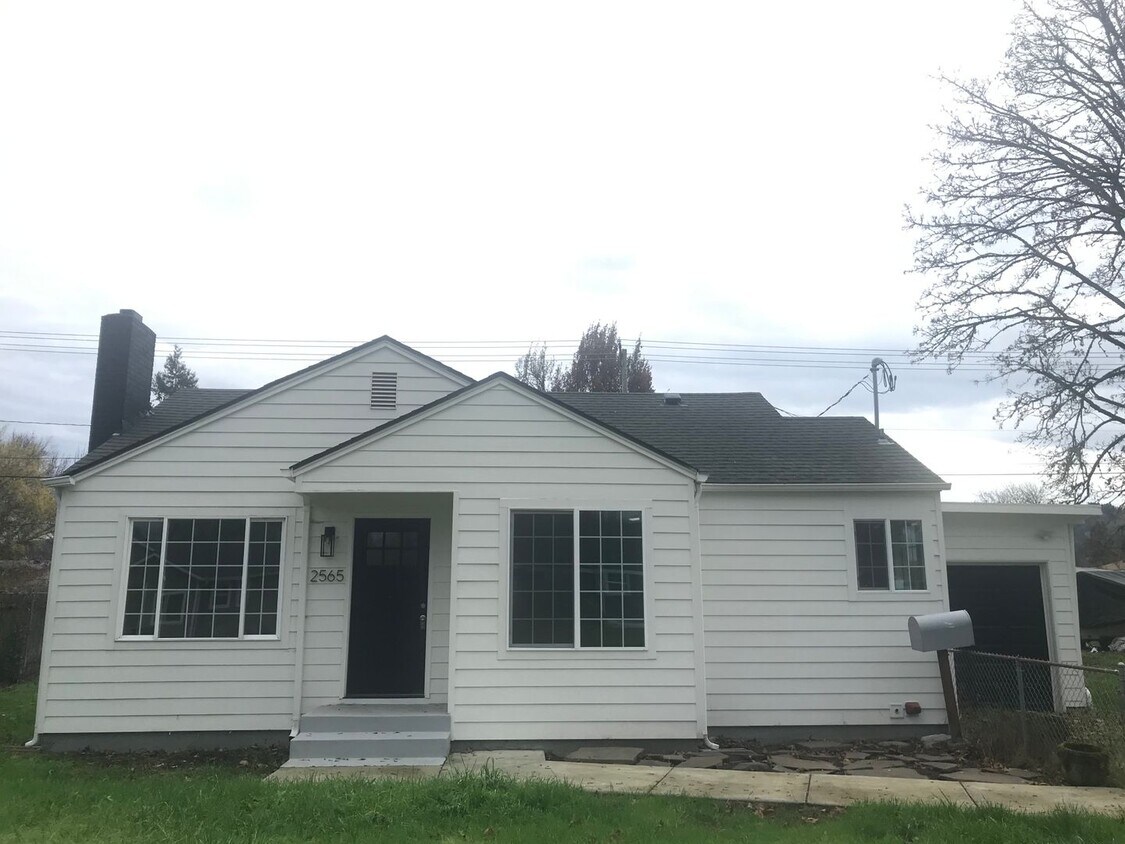 2565 E St, Springfield, OR 97477 - House Rental in Springfield, OR ...