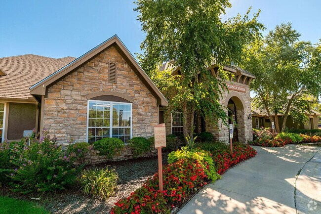 Shadow Brook Apartments for Rent with a Swimming Pool - Overland Park ...