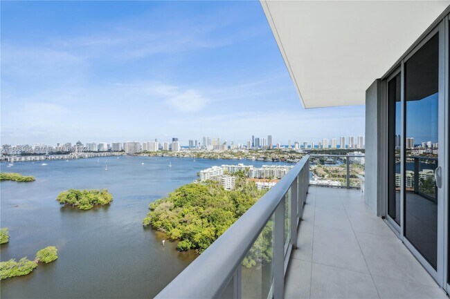 16385 Biscayne Blvd Unit 2215, North Miami Beach, FL 33160 - Condo for ...