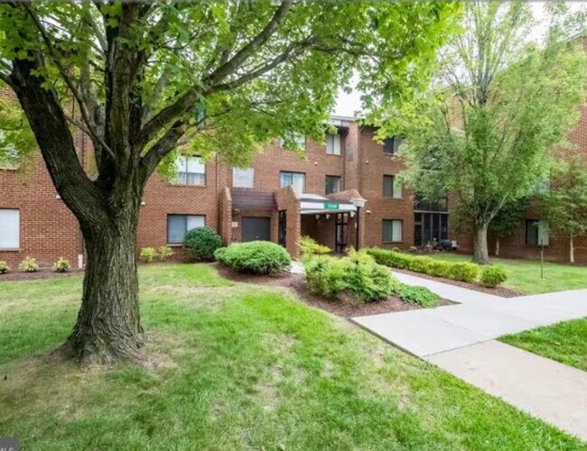 Norbeck Hills Apartments for Rent with a Walk-In Closet - Silver Spring ...