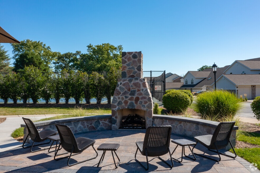 1704 E Bradford Ave Unit 2500, Milwaukee, WI 53211 - Room for Rent in ...