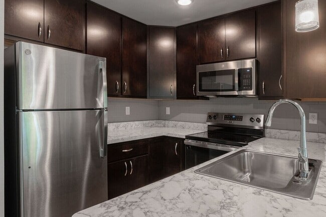 Apartments for Rent with a Swimming Pool Near Covedale | Apartments.com