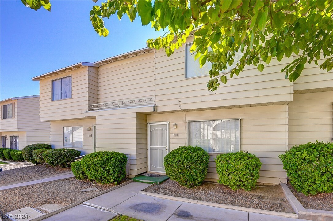 4958 Larkspur St, Las Vegas, NV 89120 - Townhome Rentals in Las Vegas ...