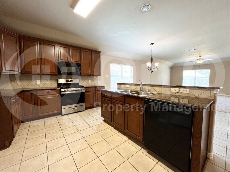 2112 Willow Creek Dr, Little Elm, TX 75068 - House Rental in Little Elm ...