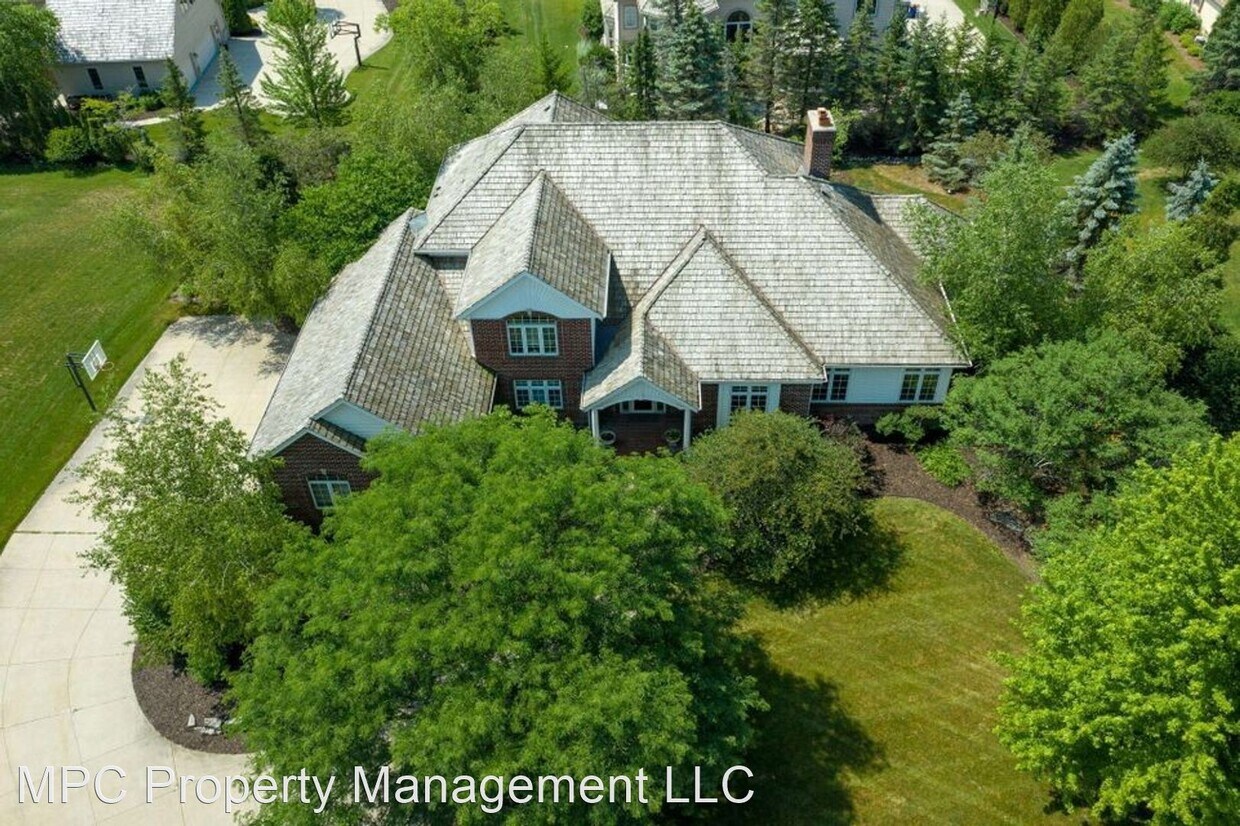 19305 Hayden Ct, Brookfield, WI 53045 - House Rental in Brookfield, WI ...