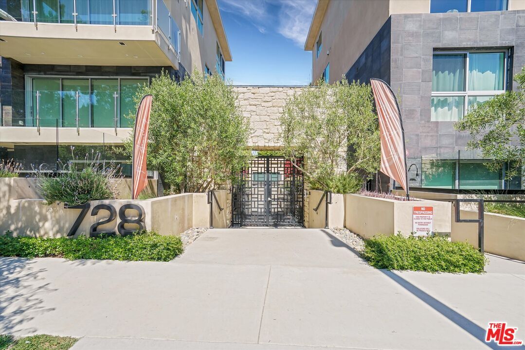 728 N Sweetzer Ave Unit 210, Los Angeles, CA 90069 - Condo for Rent in ...