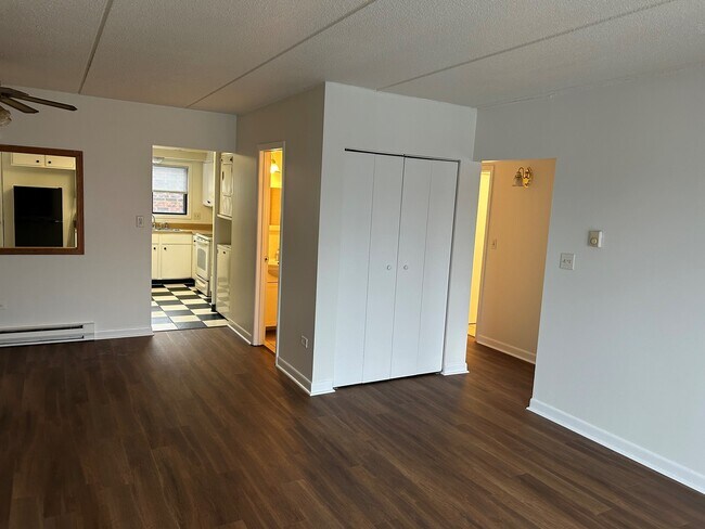 966 N Rohlwing Rd Unit 201B, Addison, IL 60101 - Condo for Rent in ...