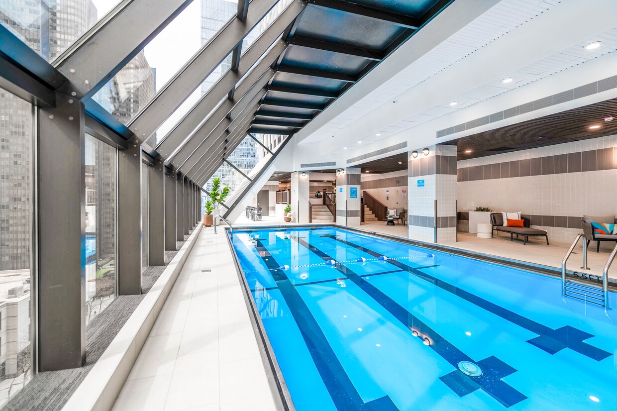 Axis Apartments and Lofts - 441 E Erie St Chicago, IL 60611 ...