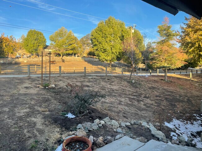 118 Meadow Lakes Dr Unit 118, Tehachapi, CA 93561 - Condo for Rent in ...