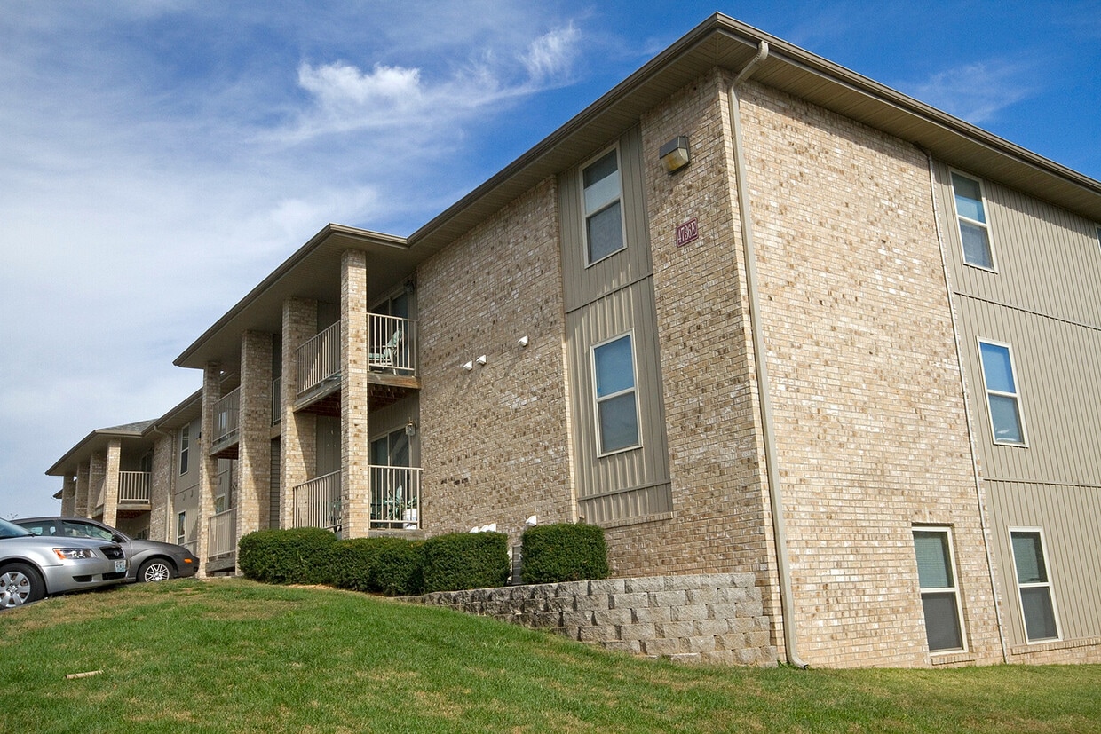Lakewood Village - 4728-4738 S Robberson Ave Springfield, MO 65810 ...