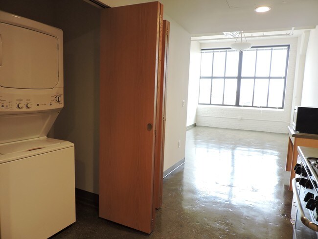 Paper Box Lofts Apartments - Milwaukee, WI | Apartments.com