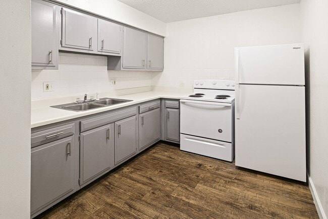 Metro Apartments at Wood River Apartments - 543 Charles Ave Wood River ...