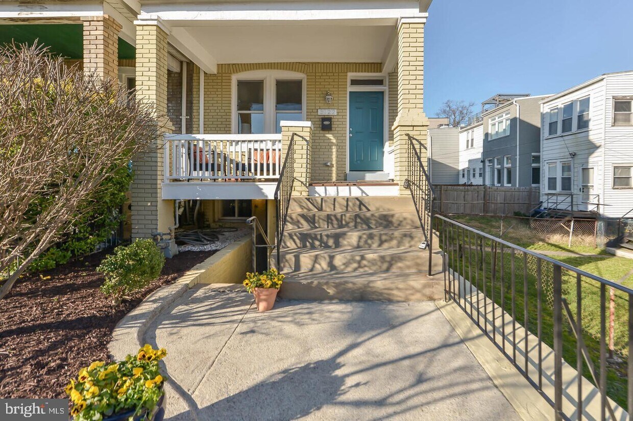 3922 13th St NW, Washington, DC 20011 - Townhome Rentals in Washington ...