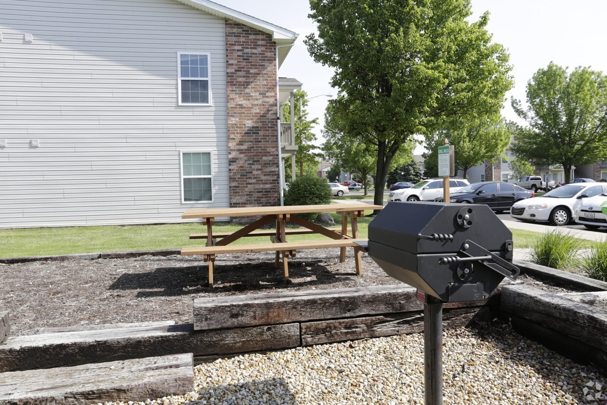 Stone Ridge Square - 1714 E Colorado Ave Urbana, IL 61802 | Apartments.com