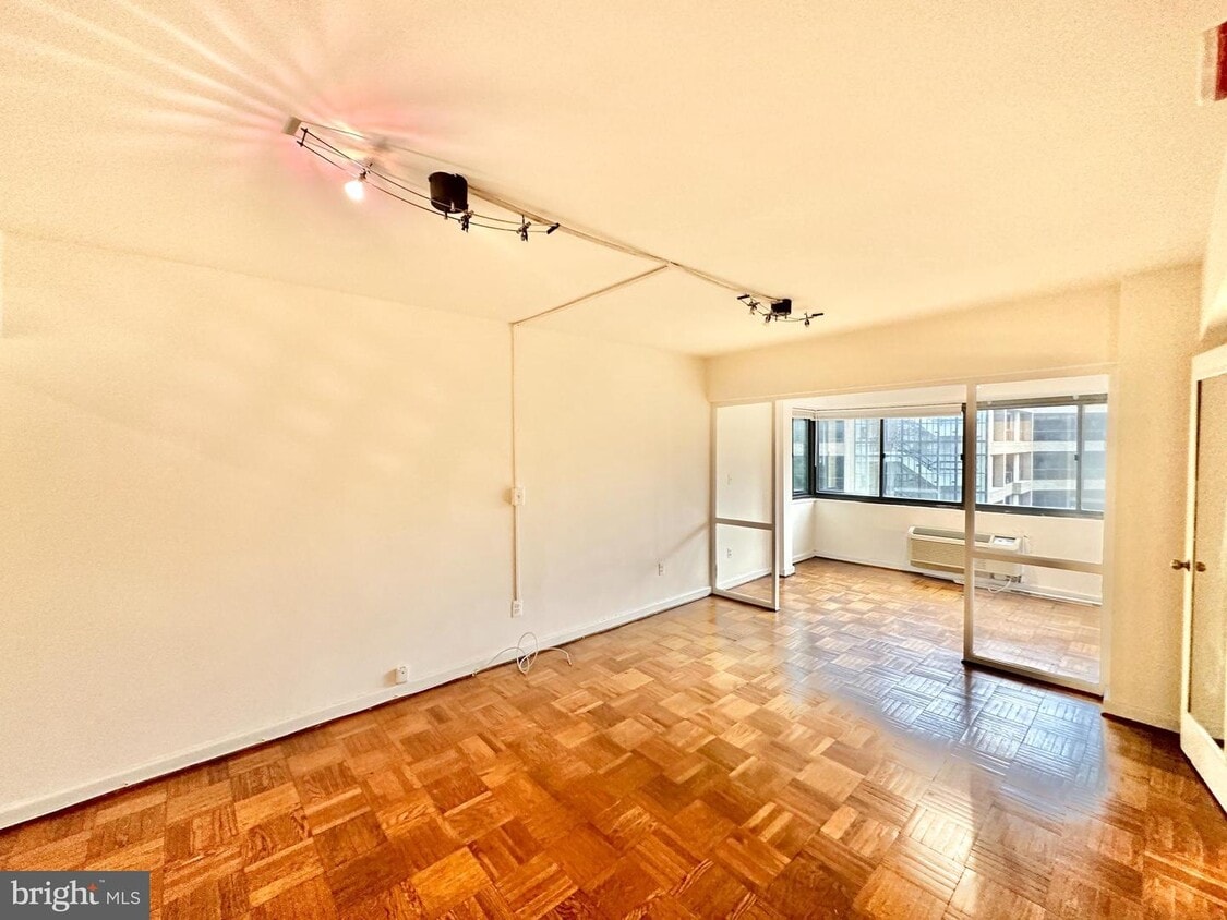 2141 I St NW Unit 402, Washington, DC 20037 - Room for Rent in ...
