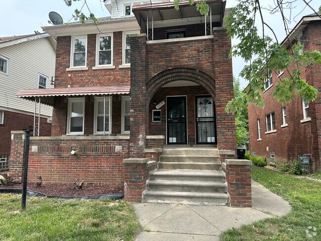 North Detroit Apartments for Rent with a Yard - Detroit, MI - Updated ...