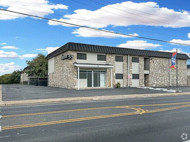 Ridgetop Apartments for Rent with Hardwood Floors - Austin, TX ...