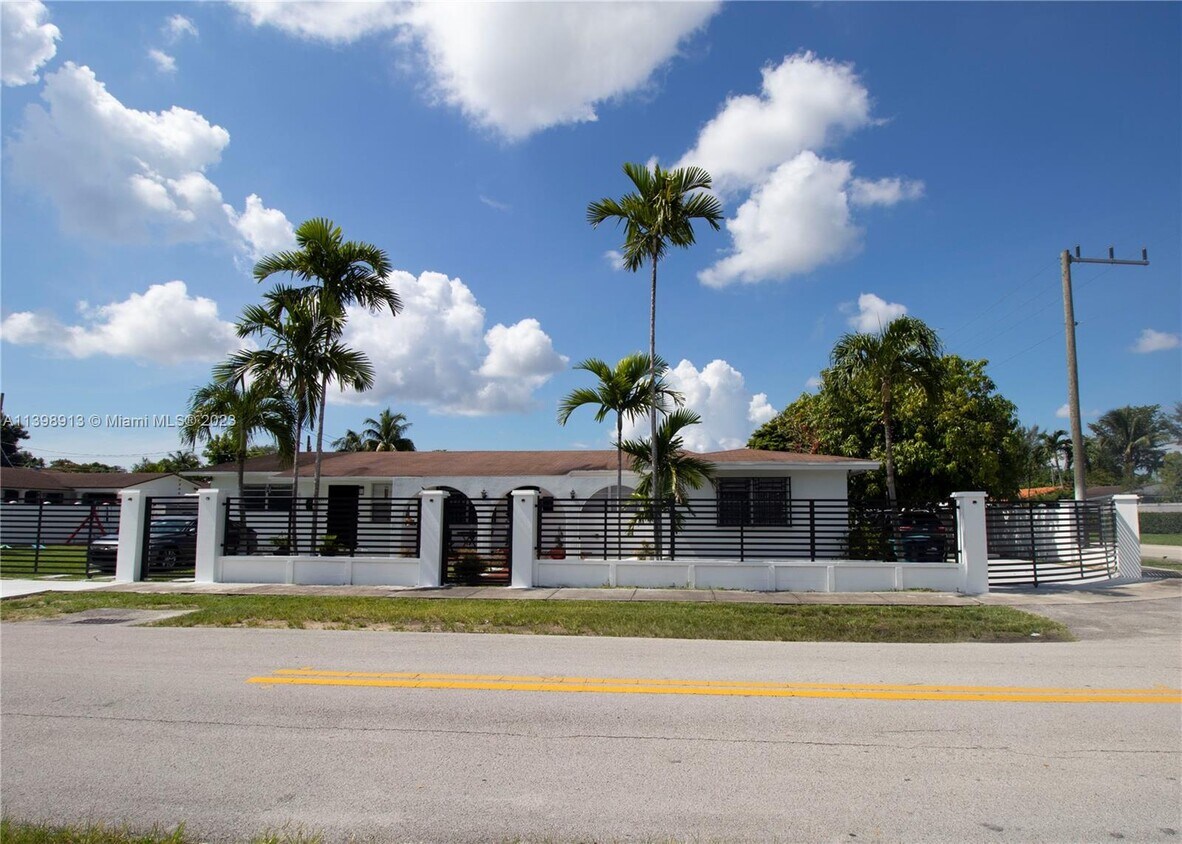 6880 SW 25Th St, Miami, FL 33155 - House Rental in Miami, FL ...