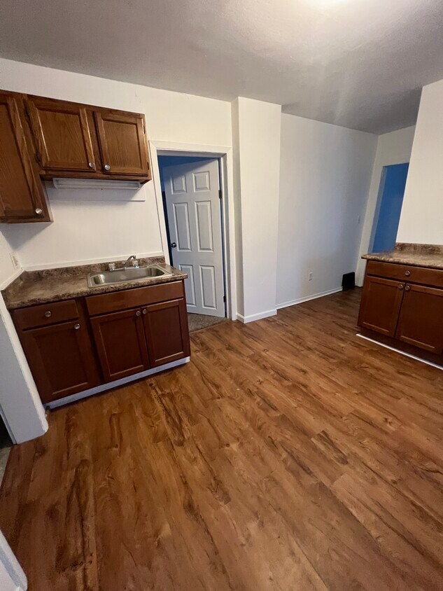 202 Parade St Unit 2, Erie, PA 16507 - 202 Parade St Erie, PA 16507 ...