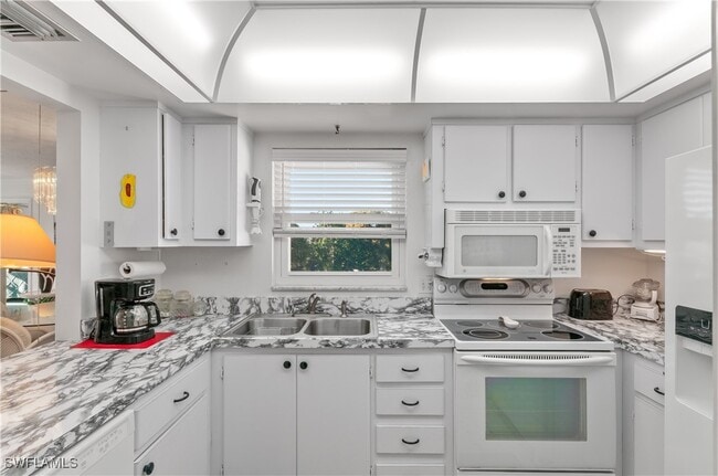 5 High Point Cir W Unit 301, Naples, FL 34103 - Condo for Rent in ...