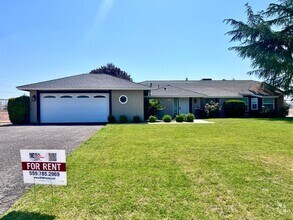 Apartments for Rent with Extra Storage in Sanger CA