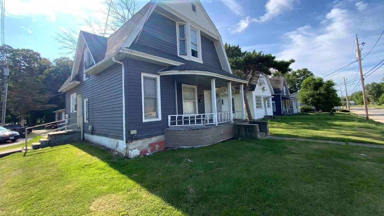 1135 N Jackson St, Danville, IL 61832 - House Rental in Danville, IL ...