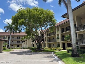 Naples Manor Apartments for Rent with a Swimming Pool - Naples, FL ...