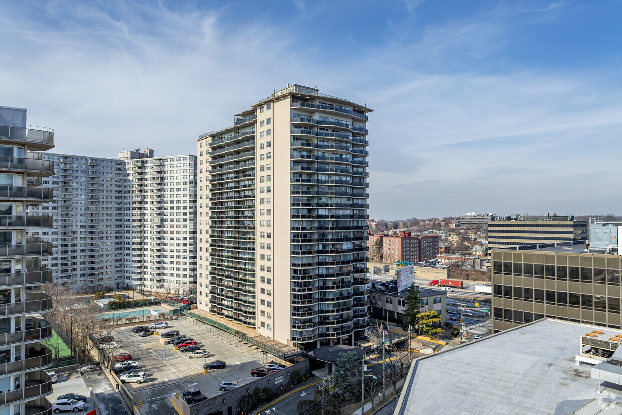The Pembroke at Fort Lee - 2077 Center Ave Fort Lee, NJ 07024 ...