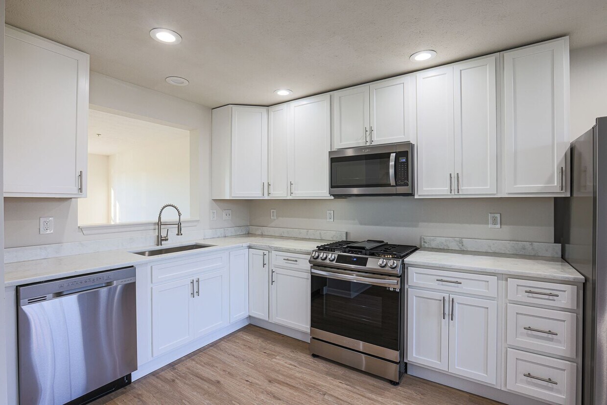 9806 Decatur Rd, Middle River, MD 21220 - House Rental in Middle River ...