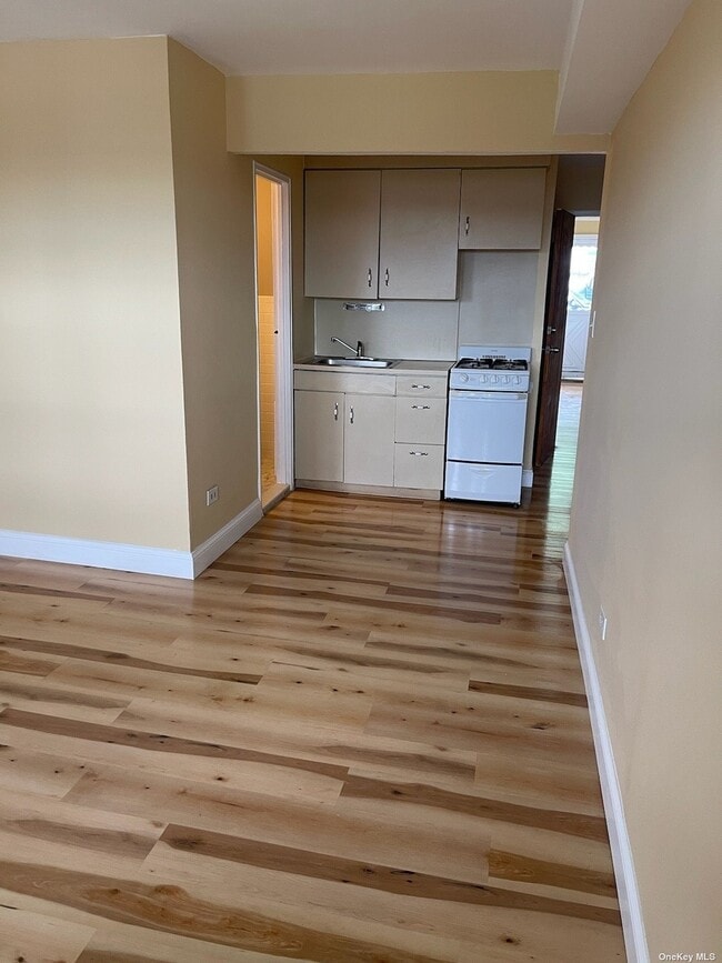 151-35 7th Ave, Queens, NY 11357 - House Rental in Queens, NY ...