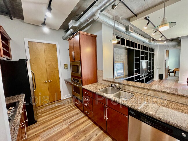 150 Bee St Unit 308, Charleston, SC 29401 - Condo for Rent in ...