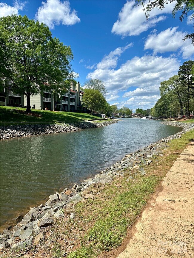 19909 Henderson Rd, Cornelius, NC 28031 - Condo for Rent in Cornelius ...
