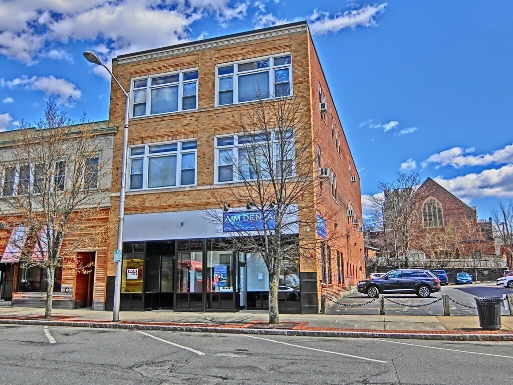 25 High St Unit 206, Clinton, MA 01510 - Room for Rent in Clinton, MA ...